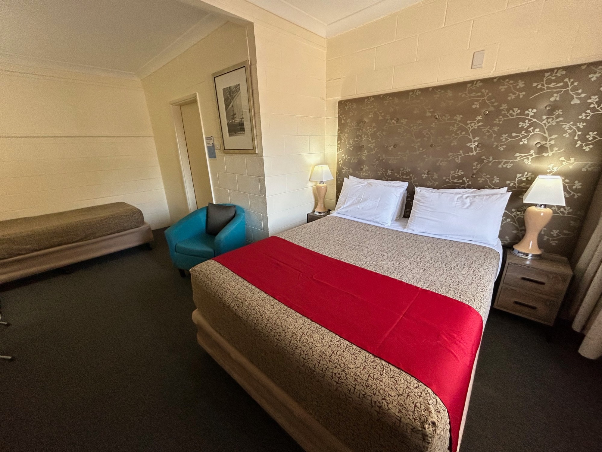 Warren Motor Inn:Home